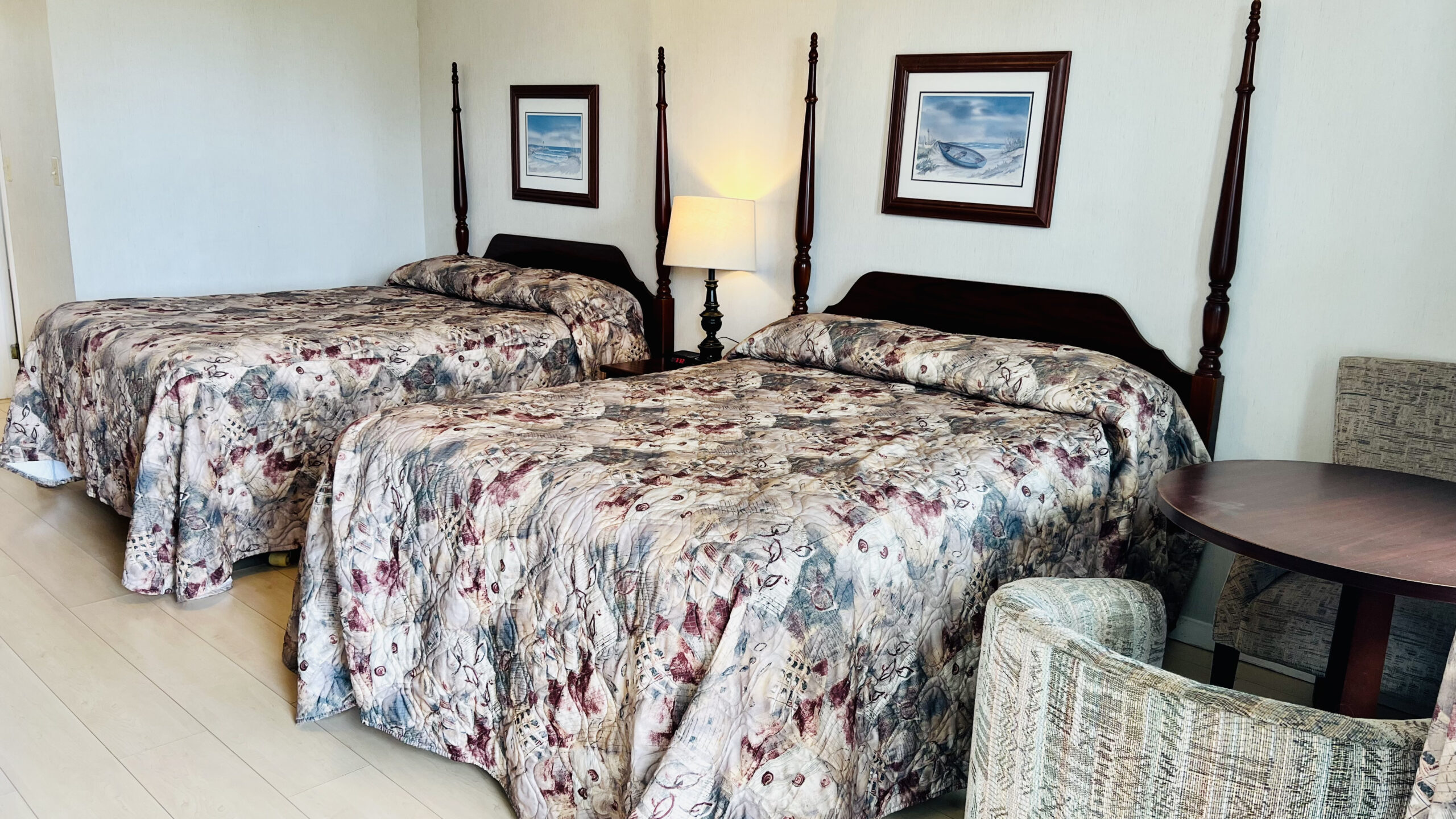 Two Double-Beds Room – Anne Shirley Motel and Cottages